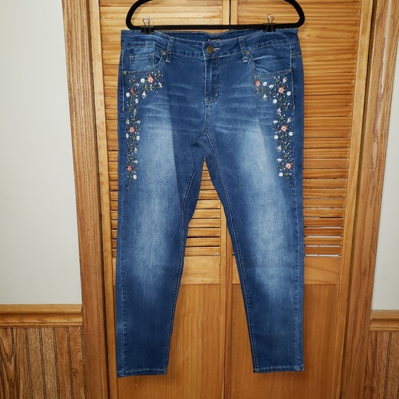 new directions | Jeans | New Directions Curvy Embroideredstudded Jean 4 ...